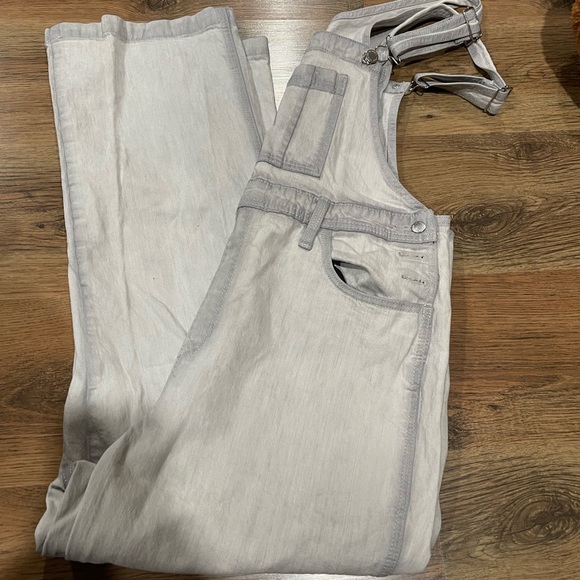Universal Thread | Jeans | Universal Thread Overalls 25r | Poshmark